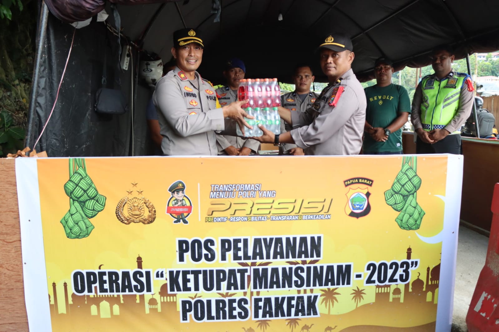 Wakapolres Fakfak Inspeksi Pos Pam/Yan Operasi Ketupat Mansinam 2023 ...
